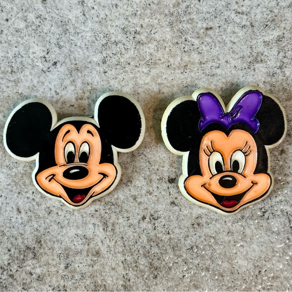 Disney | Jewelry | Vintage Walt Disneys Mickey And Minnie Mouse Pinback ...